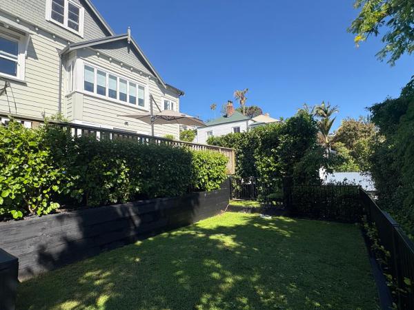 Auckland City Villa - 