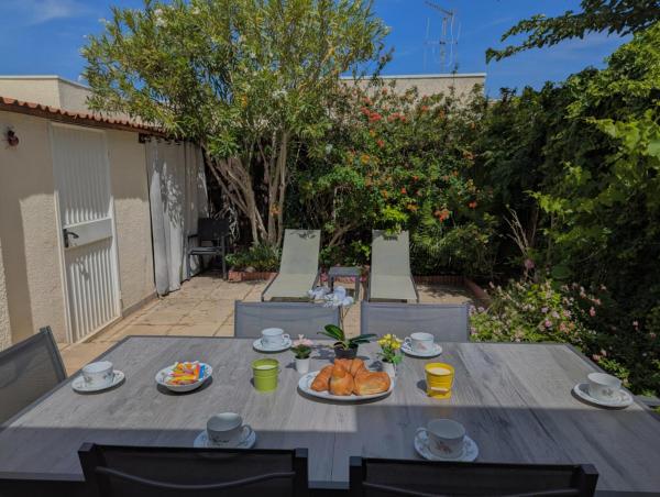 Maison à Le Grau-du-roi - Sol-y-days Grau Village, Maison De Vacances Avec Grande Terrasse Mae-4681 - Port Camargue