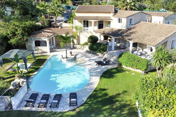 Résidence Villa 330m2, 6 Chambres, Piscine Chauffée Jacuzzi - Villa 330m2, 6 Chambres, Piscine Chauffée Jacuzzi Mae-2233 - Cannes