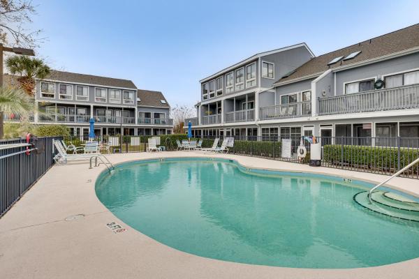 2 Mi To Ocean! Surfside Beach Condo W/ Patio - Surfside Beach, SC