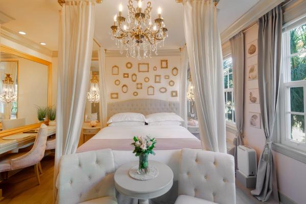 Palm Beach Hotel Petite Retreat 2 Blocks To Beach!! Historic Landmark - Palm Beach, FL