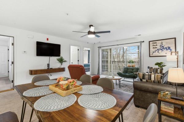 Modern Fishing Lodge 8ppl - Branson, MO