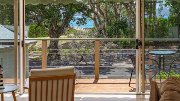 Beach Point - Wifi, Pet Friendly & Airconditioned - Central Coast