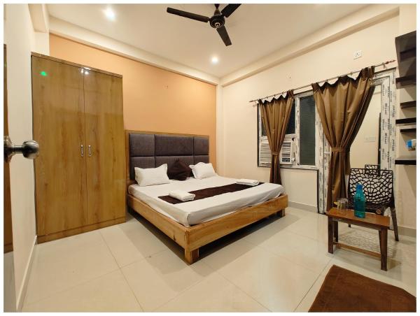 Ramdhan Hotel A Kashi-ka # Residency Near Varanasi Junction Railway Station And Kashi Vishwanath Temple - Free Wifi And Parking Facilities # Fully Air Conditioning Luxuary Room - Top Rated Hotel - Varanasi