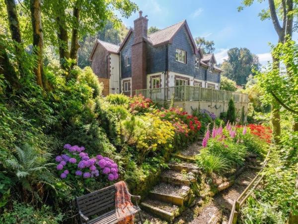 Bracken Lea - Lynton