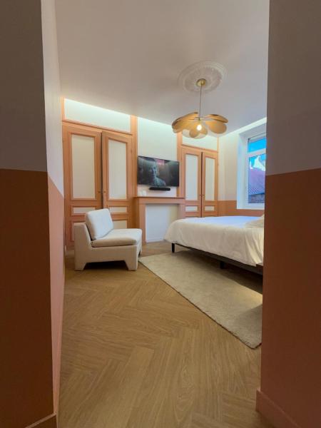 Pink 70's Suite Vintage Elegance & Design Calais - カレー