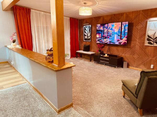 4bdrm Cozy Home With Private Basement Suite - Milwaukee, WI