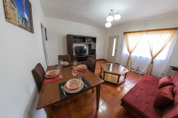 Casa Cerca Del Centro Luminosa Y Tranquila Con Patio - Comodoro Rivadavia