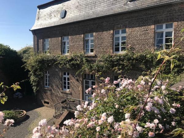 Ferienwohnung Im Herrenhaus Vierkanthof Von 1834 - Zülpich
