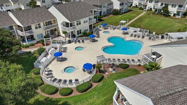 Coastal Snowbird Haven Beach, Golf, Tennis & Pool - Destin, FL