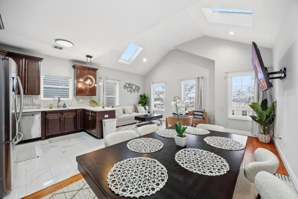 4 Br • Vaulted Living • Sleeps 11 - 뉴욕, NY