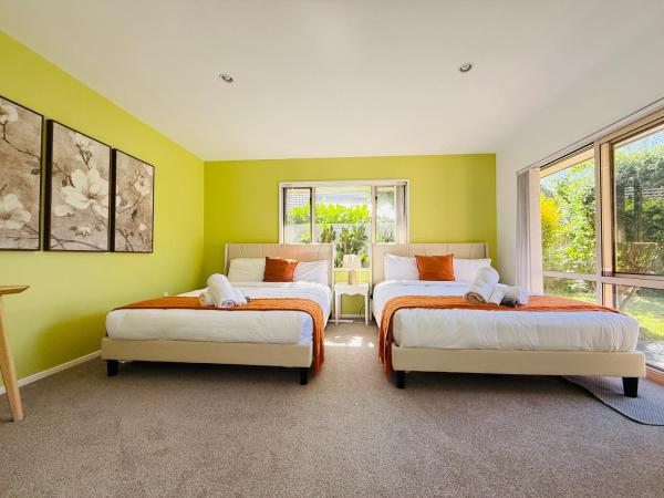 Large Warm 4brm Family Recharge In Halswell - Netflix, Massage Chair - Christchurch