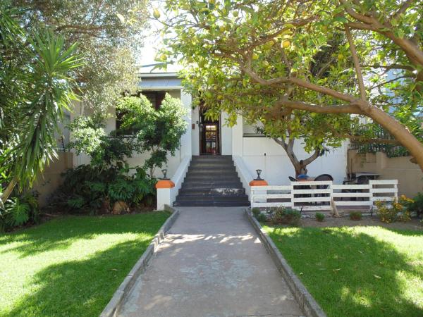 Zebra Crossing Backpacker - Cape Town