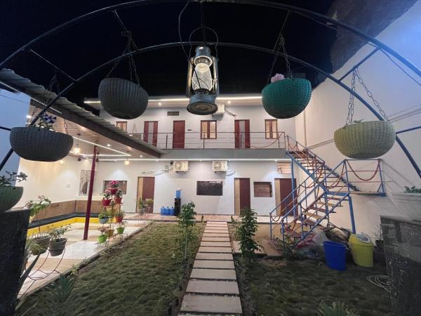 Hashtag Traveler's Varanasi - Varanasi