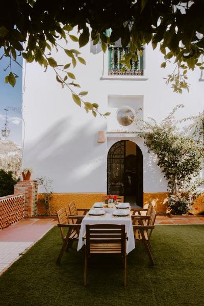 Hacienda Clavero Four Garden Apartment - Malaga