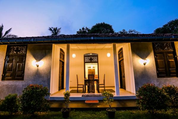 Elegant Bay Villa - Mirissa
