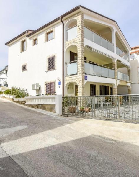 Apartments Lucija - Rogoznica