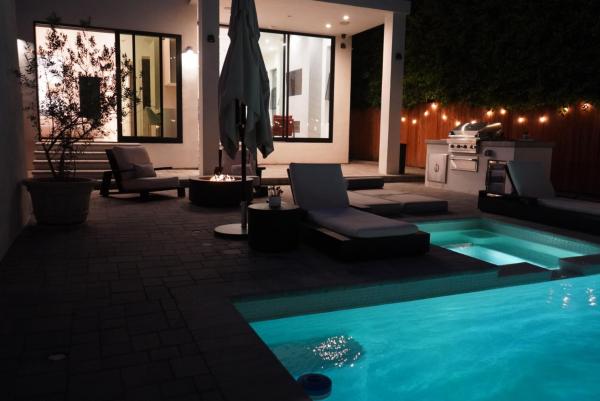 The Hollywood House - Los Angeles, CA