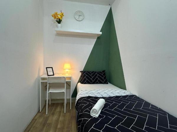 Velvet Vault Partition Room In Barsha Heights Tecom - Dubai