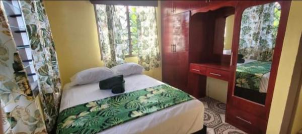 Surf Stay Cloudbreak - Fiji