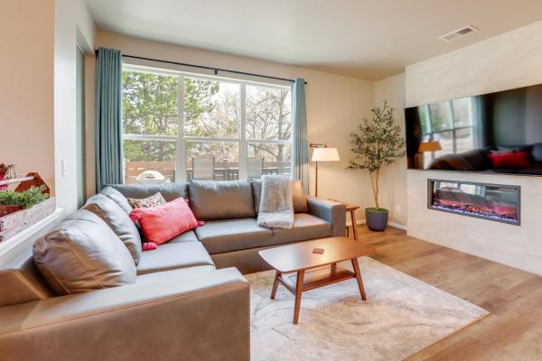Creekside Retreat Near Olde Town Arvada - Arvada, CO