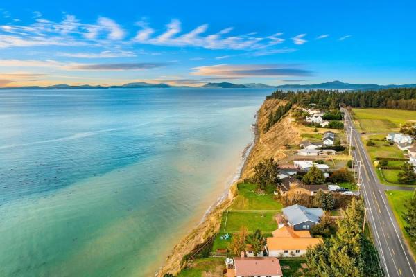 Marbella Lane Wave Hs W Ev Charger Oceanfront - Oak Harbor, WA