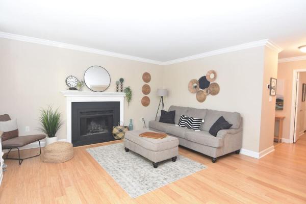 Urban Townhouse Retreat - Lexington, SC