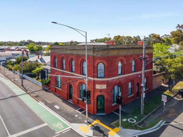 The Globe - Castlemaine