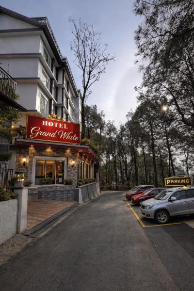 The Grand - A Premium Hotel Near New Bus Stand Simla- Centrally Heated - Shimla