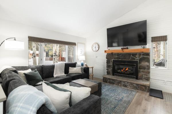 Cozy Winter Park Ski & Bike Retreat - Winter Park, CO