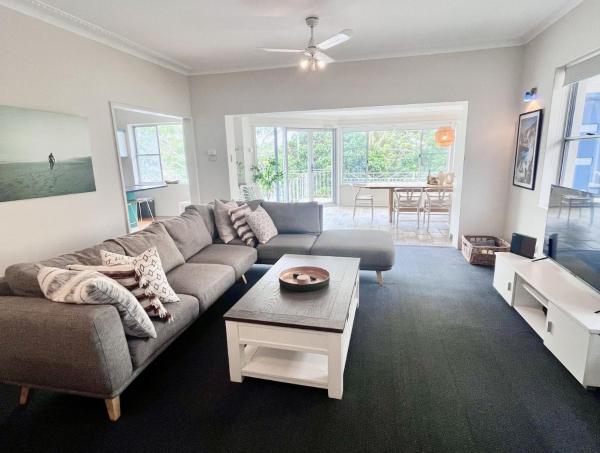Banyan, 14 Montevideo Parade - Spacious Pet Friendly Property With Air Con And Wifi - Port Stephens