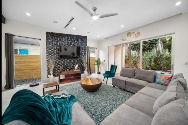 Luxury 3 4 Home In Las Olas With Pool And Hot Tub Near The Beach - Fort Lauderdale, FL