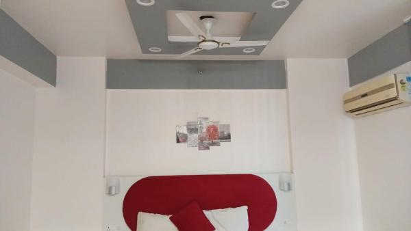 Golden Pent House - Lucknow