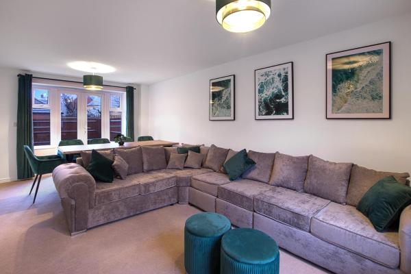 Games Room, Sleeps 11, Gated Parking, Wifi - Bedford, Royaume-Uni