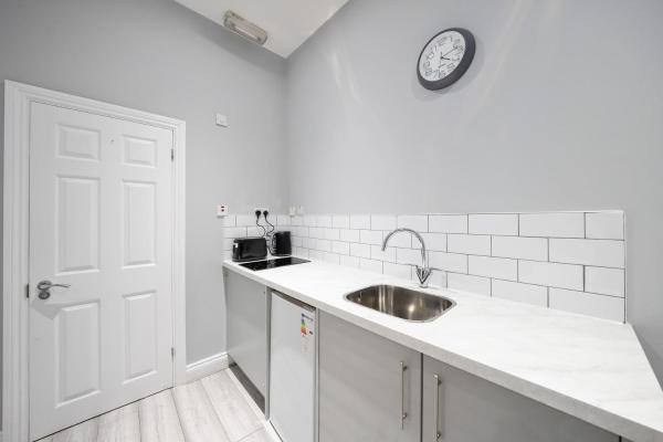 Balmoral Apartments - Chatham