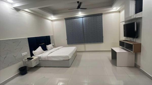 Hotel Pushpak - Ghaziabad