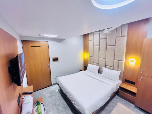 Hotel Sun Lake - Ahmedabad