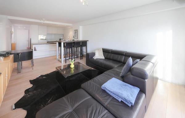 3 Bedroom Nice Apartment In Oostende - Ostende