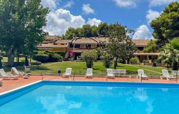 Stunning Apartment In Drapia With Wifi - Parghelia