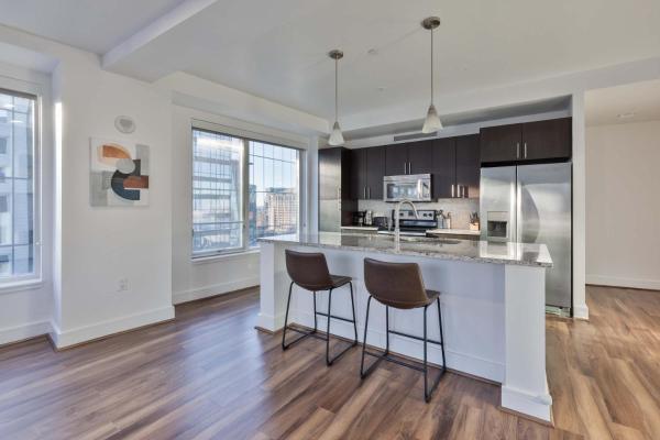 Stylish Seaport Apartment Near Waterfront Dining & Downtown - Boston