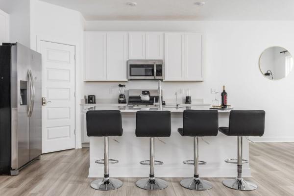 Modern Luxury Retreat Westfield- Near Grand Park - Carmel, IN