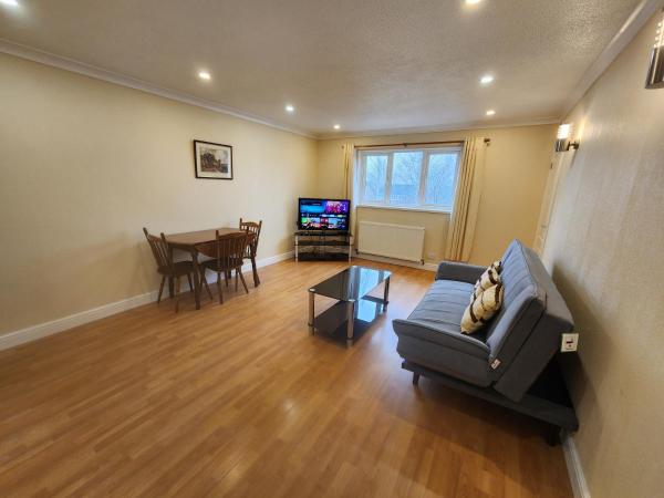 Northampton One Bedroom Renovated Maisonette - Northampton