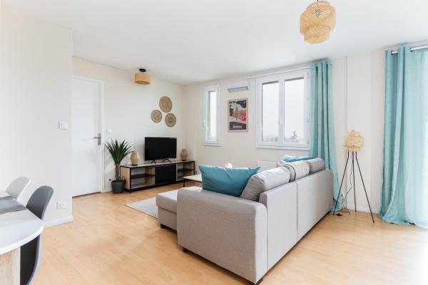 2 Bed Apartment, Ac, Parking, Balcony, Near The River - Aucamville