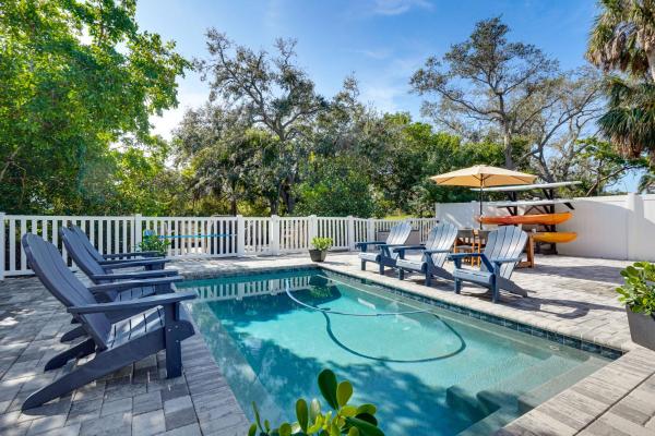Canal-front Oasis In Terra Ceia Pool, Patio, Dock - Anna Maria Island, FL
