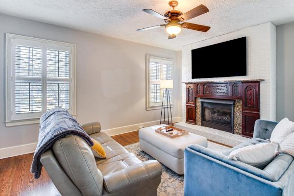 Pool, Patio And Putting Green Manchester Getaway - Bonnaroo Music And Art Festival