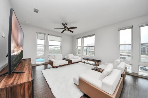 Modern Uptown Luxe Galleria Views - Independence Heights - Houston