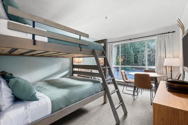 1br | Greystone Lodge | Ski In / Ski Out | Pool & Hot Tub | Epic Locations - Whistler