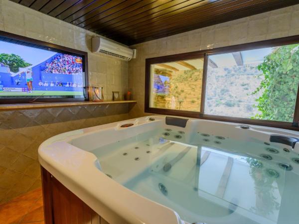 Holiday Home Haus Mit Integrierter Felswand Und Jacuzzi By Interhome - Bacares