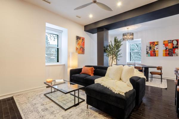 Elegant Downtown Stay, Near Bell Centre Mtl - Brossard