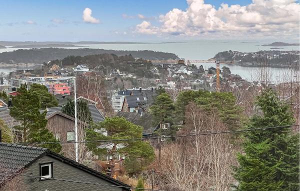 4 Bedroom Lovely Home In Kristiansand S - Kristiansand